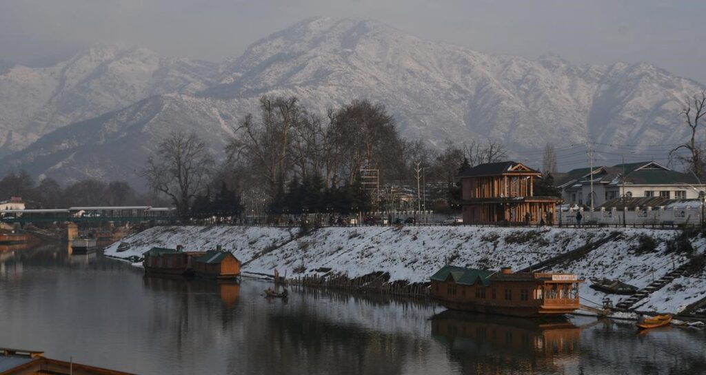 Kashmir Cold Wave Deepens: December Snowfall, Sub-Zero Nights & Winter Outlook Explained ...