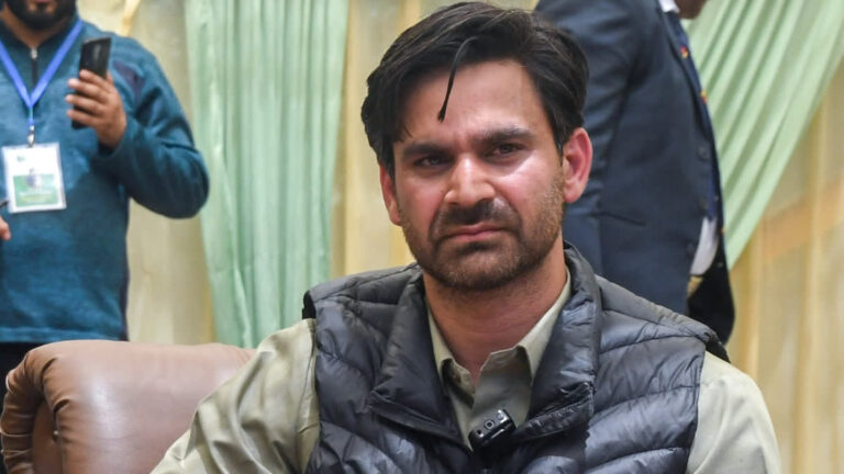 Waheed Para Accuses Omar Abdullah of Nepotism, Sparks Fresh Political ...
